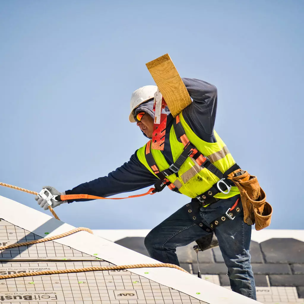 Fall Protection and Safety Equipment | Safewaze Inc.